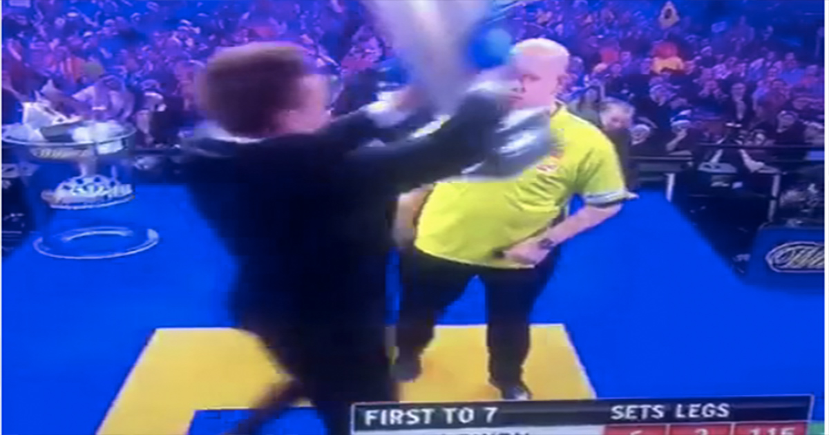 WATCH: The CRAZY moment some knobhead tried to steal the WDC Trophy ...