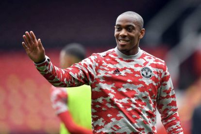 Man United star Anthony Martial explains why he went bald - video