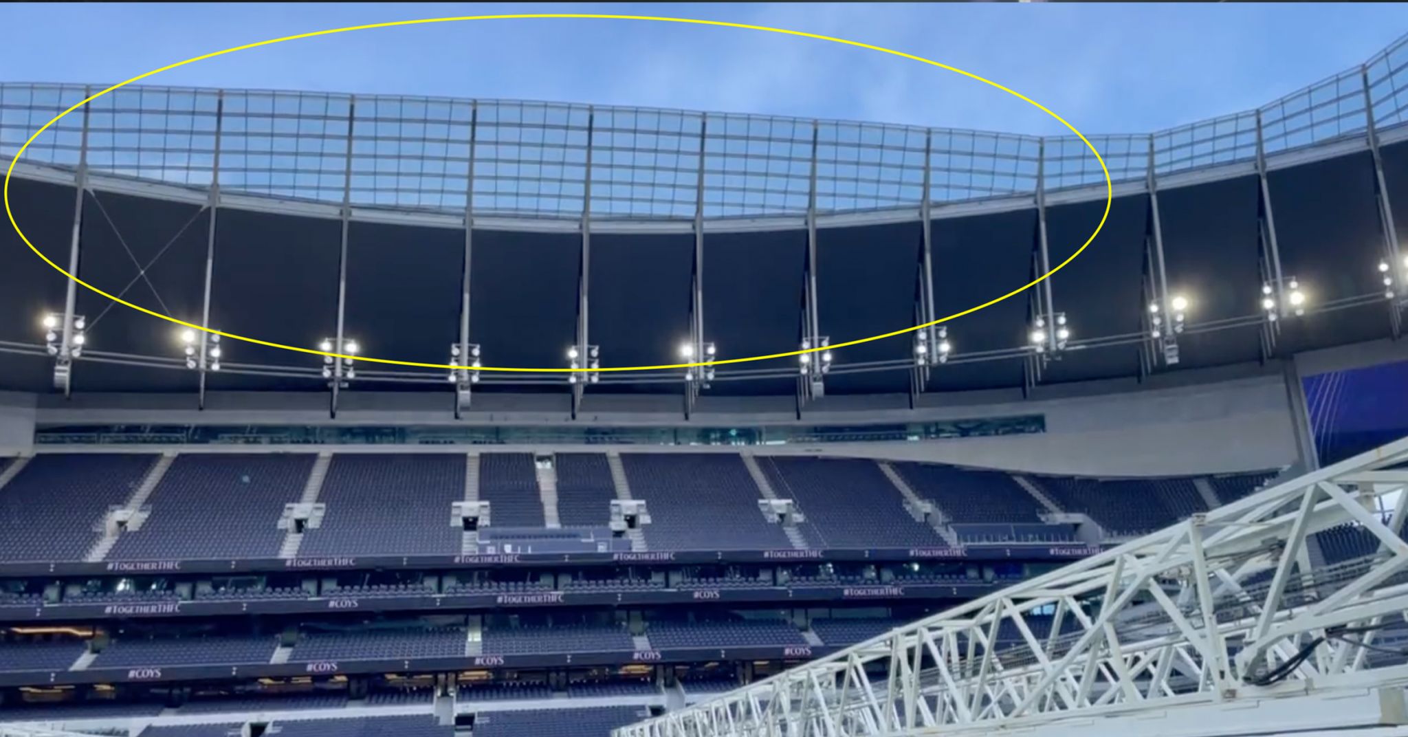 The roof of Tottenham Hotspur Stadium is currently pulsating up and ...