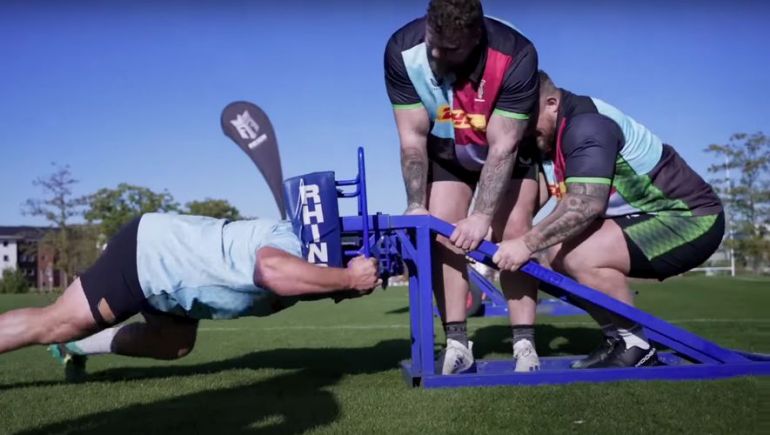 🚨Harlequins prop Wilco Louw absolutely SMASHES the Scum Machine on his ...