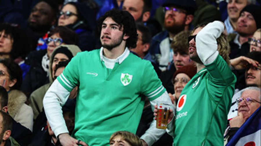 🚨Irish supporters were raging at what the French did prior to kick-off .. 🤬
